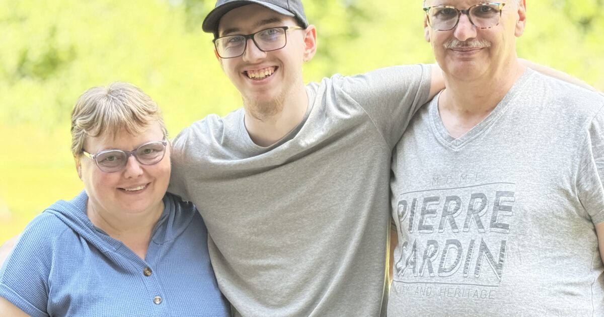 Hoe een familie groeide in en met CoderDojo: Het verhaal van Bryan, Yvonne en Eddy | CoderDojo ...
